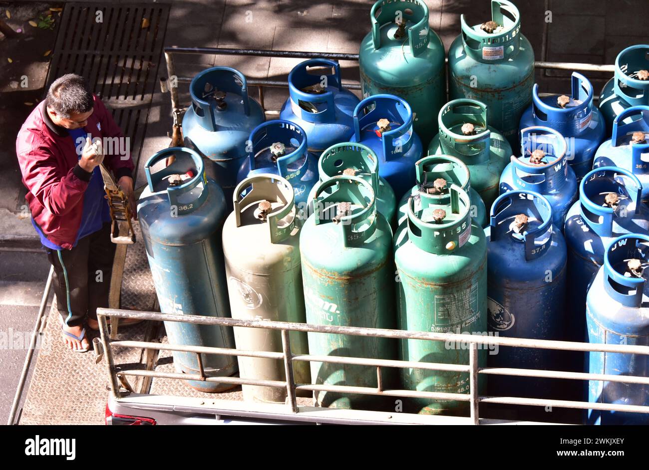 Cooking gas cylinders hi-res stock photography and images - Alamy