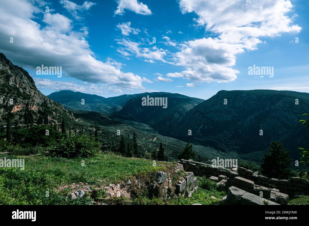 Serene valley hi-res stock photography and images - Alamy