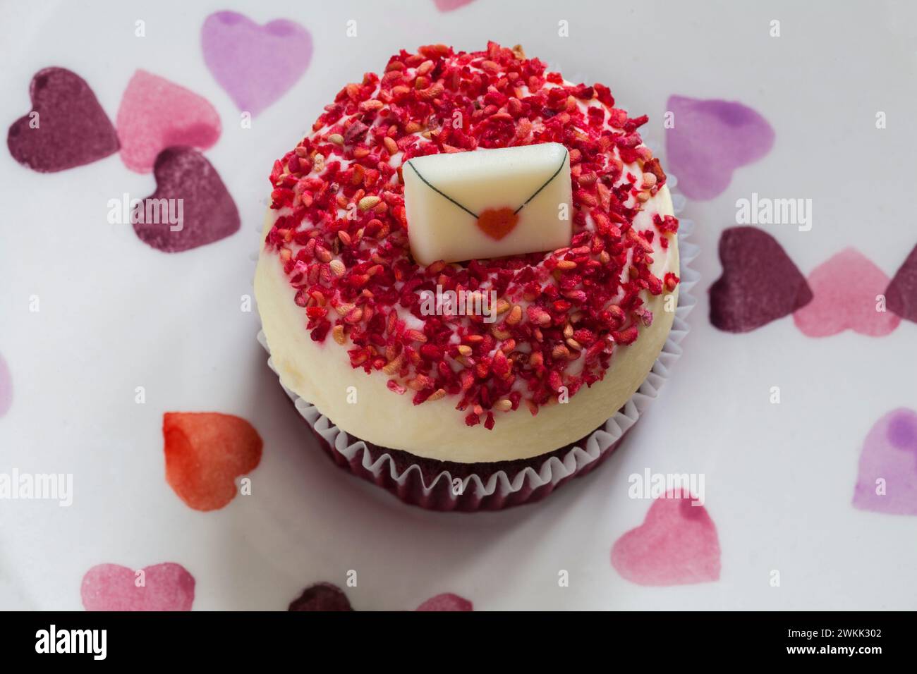 Red velvet love note hi-res stock photography and images - Alamy
