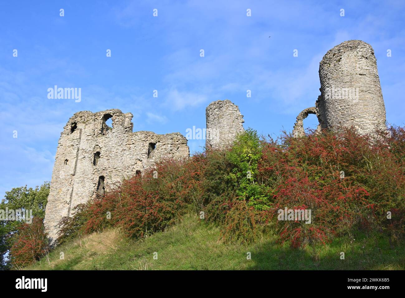 11th century welsh border castle hi-res stock photography and images ...