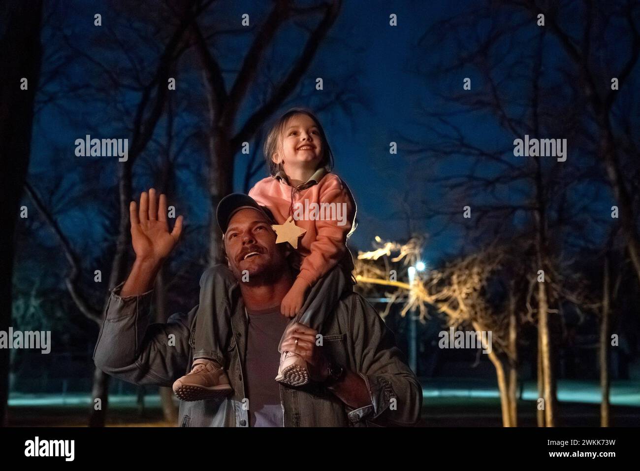 ORDINARY ANGELS, from left: Alan Ritchson, Emily Mitchell, 2024. ph ...