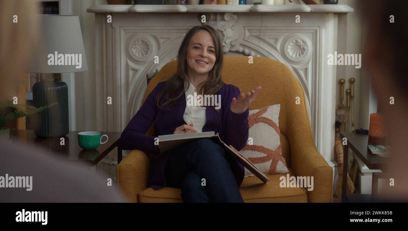 LIFE & BETH, (aka LIFE AND BETH), Maria Dizzia, (Season 2, aired Feb ...