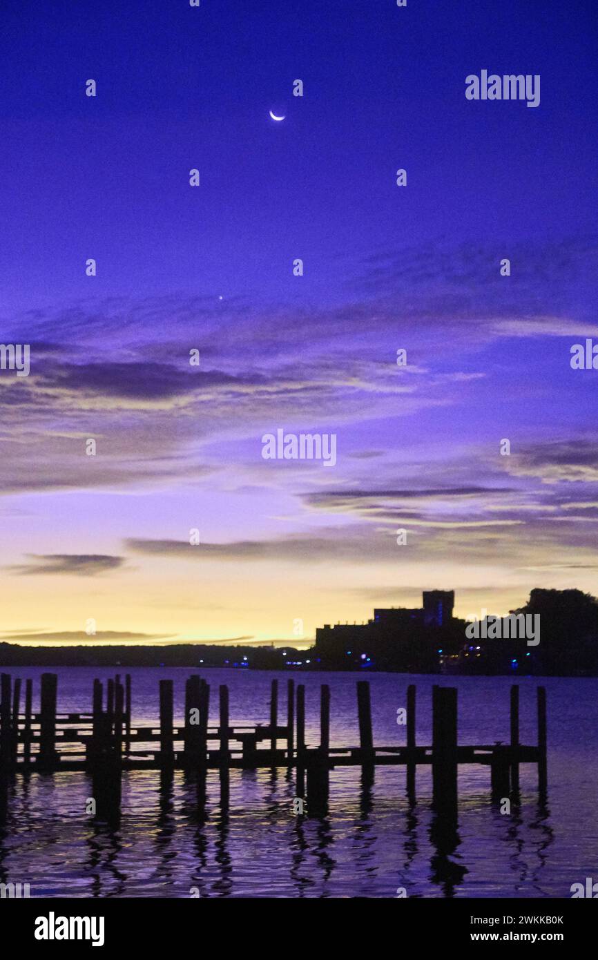 Dock lake crescent hi-res stock photography and images - Alamy