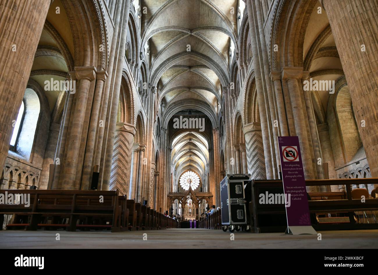 Durham cathedral nave hi-res stock photography and images - Alamy