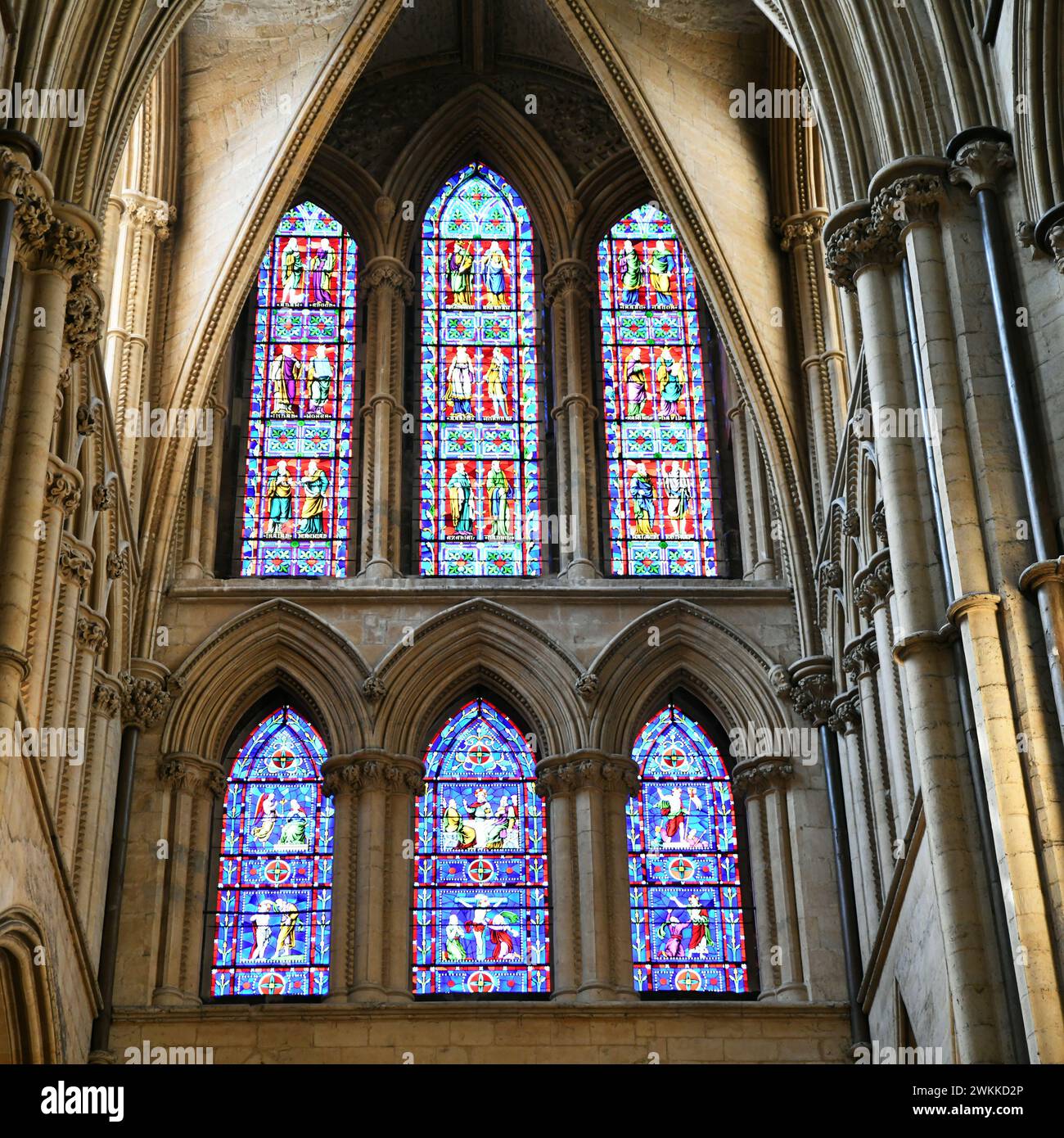 Glass partition column hi-res stock photography and images - Alamy