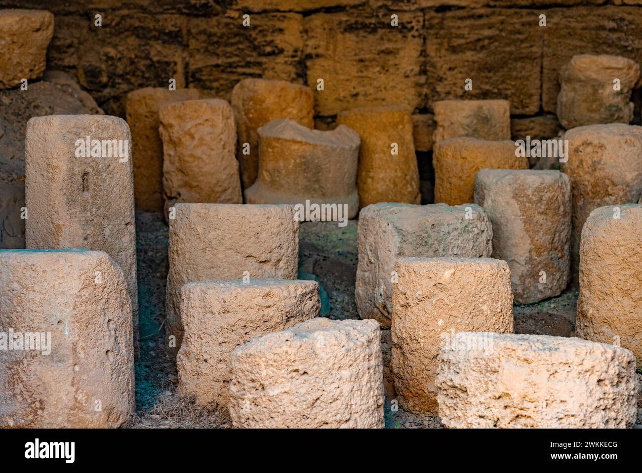 Many fragments of ancient Greek columns Stock Photo - Alamy