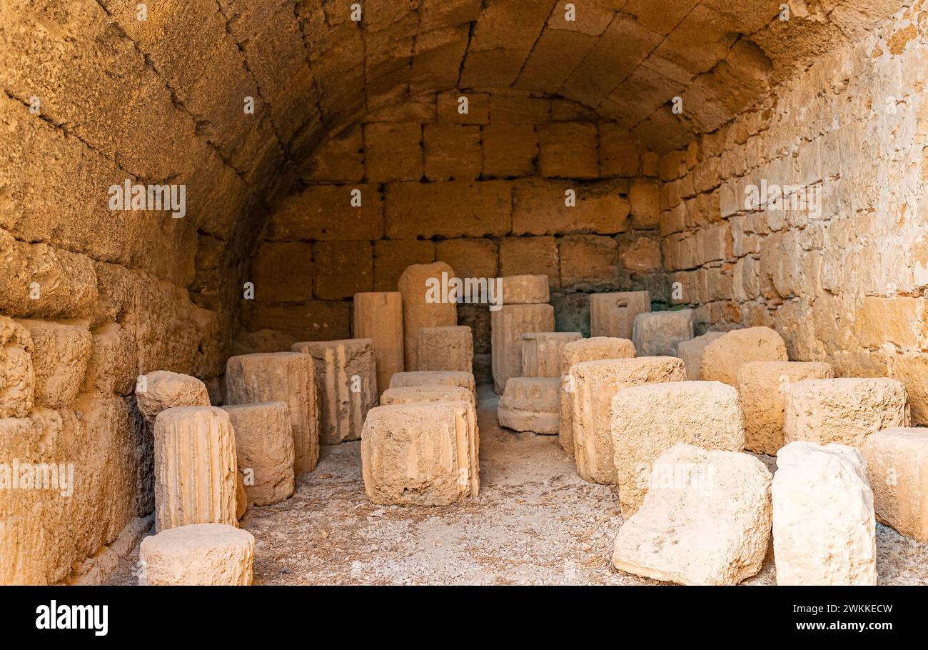 Many fragments of ancient Greek columns Stock Photo - Alamy