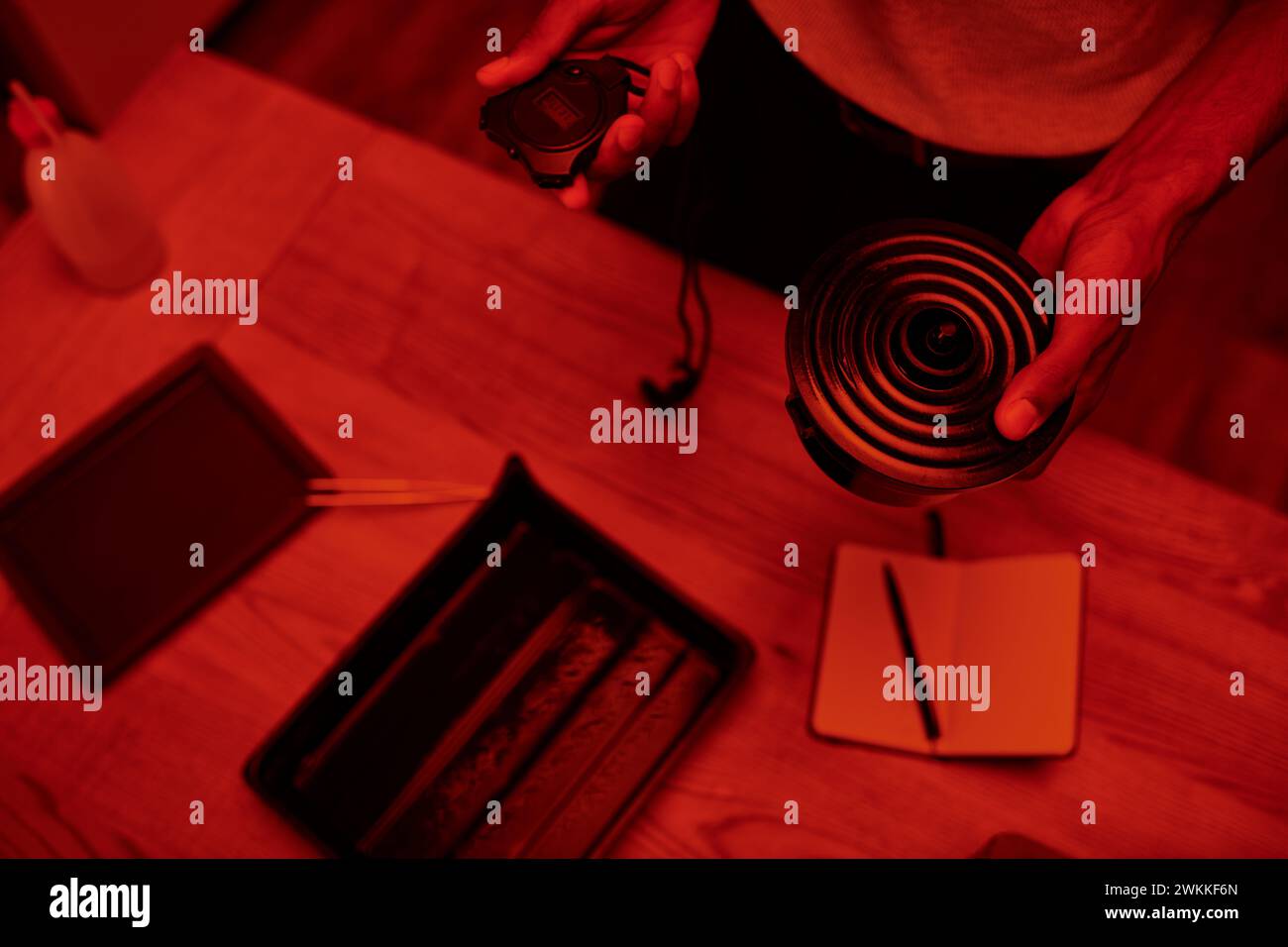 Red lit darkroom hi-res stock photography and images - Alamy