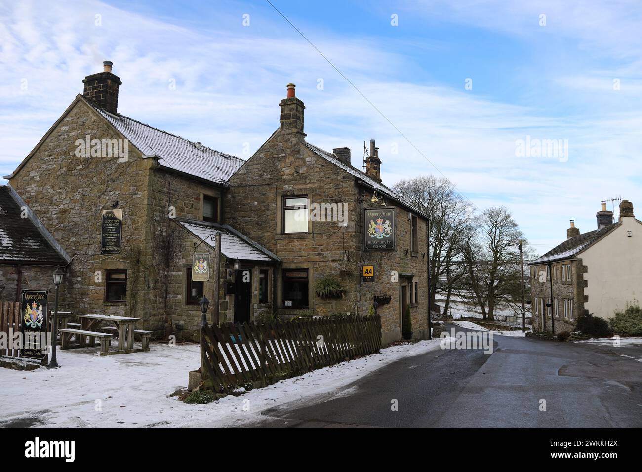 17th century inn pub sign hi-res stock photography and images - Alamy