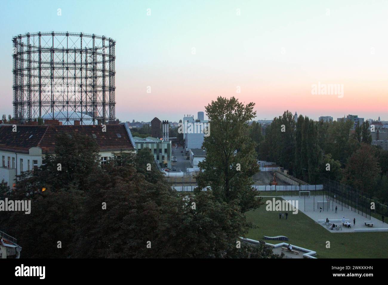Gasometer, Berlin-Schöneberg, Rote Insel *** Gasometer, Berlin ...