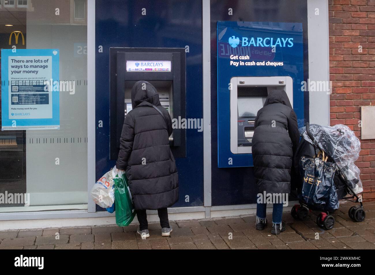Interest rates high street banks hi-res stock photography and images ...