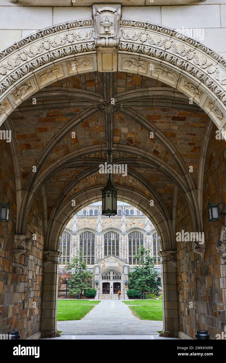 University campus ambiance hi-res stock photography and images - Alamy