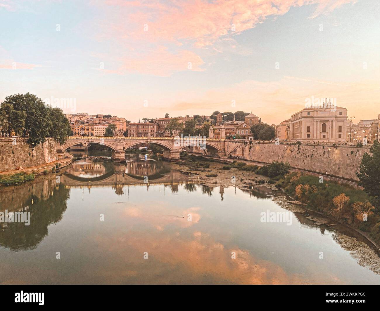 Tiber river rome painting hi-res stock photography and images - Alamy