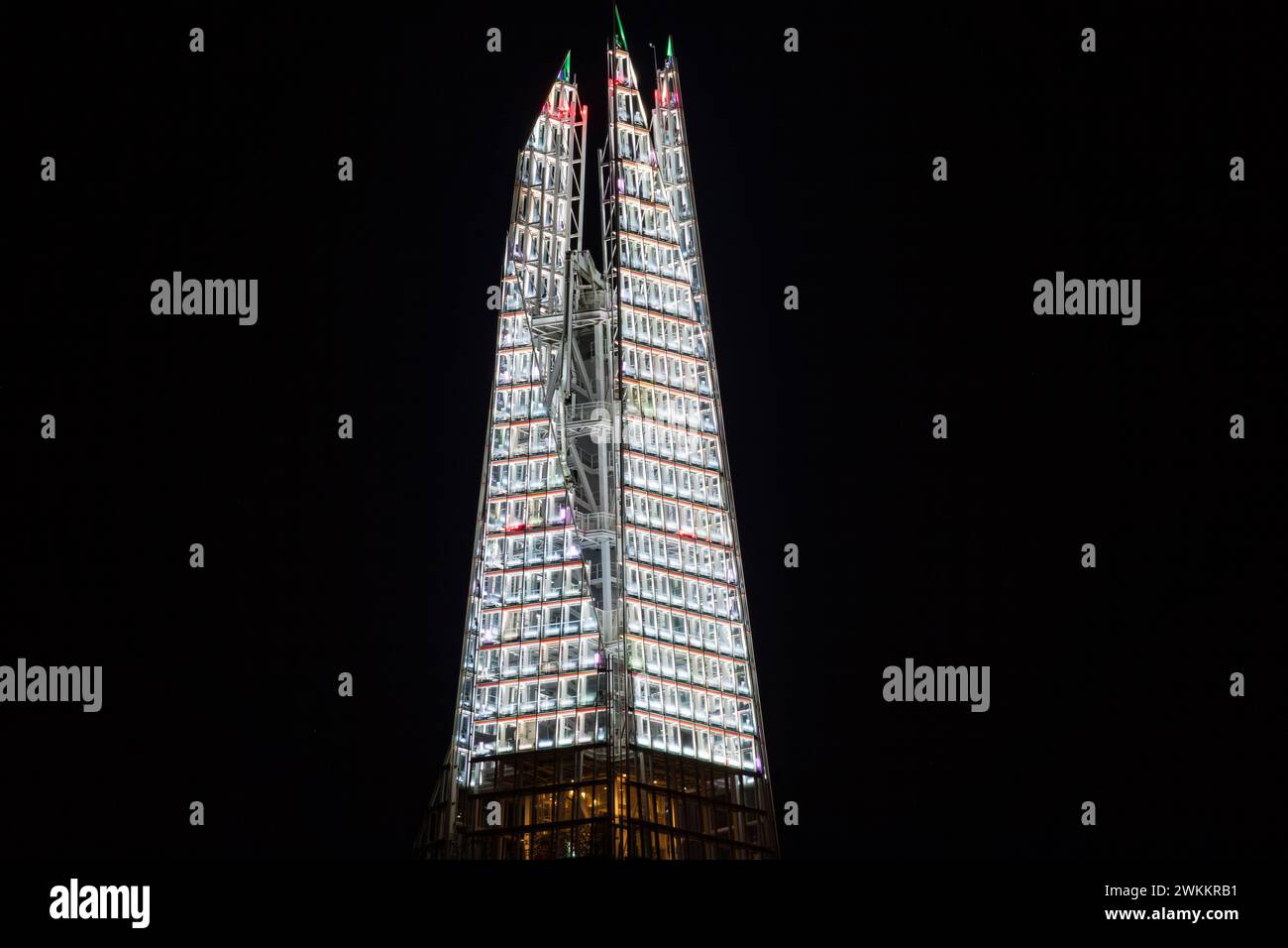 Shard lights 2022 display hi-res stock photography and images - Alamy
