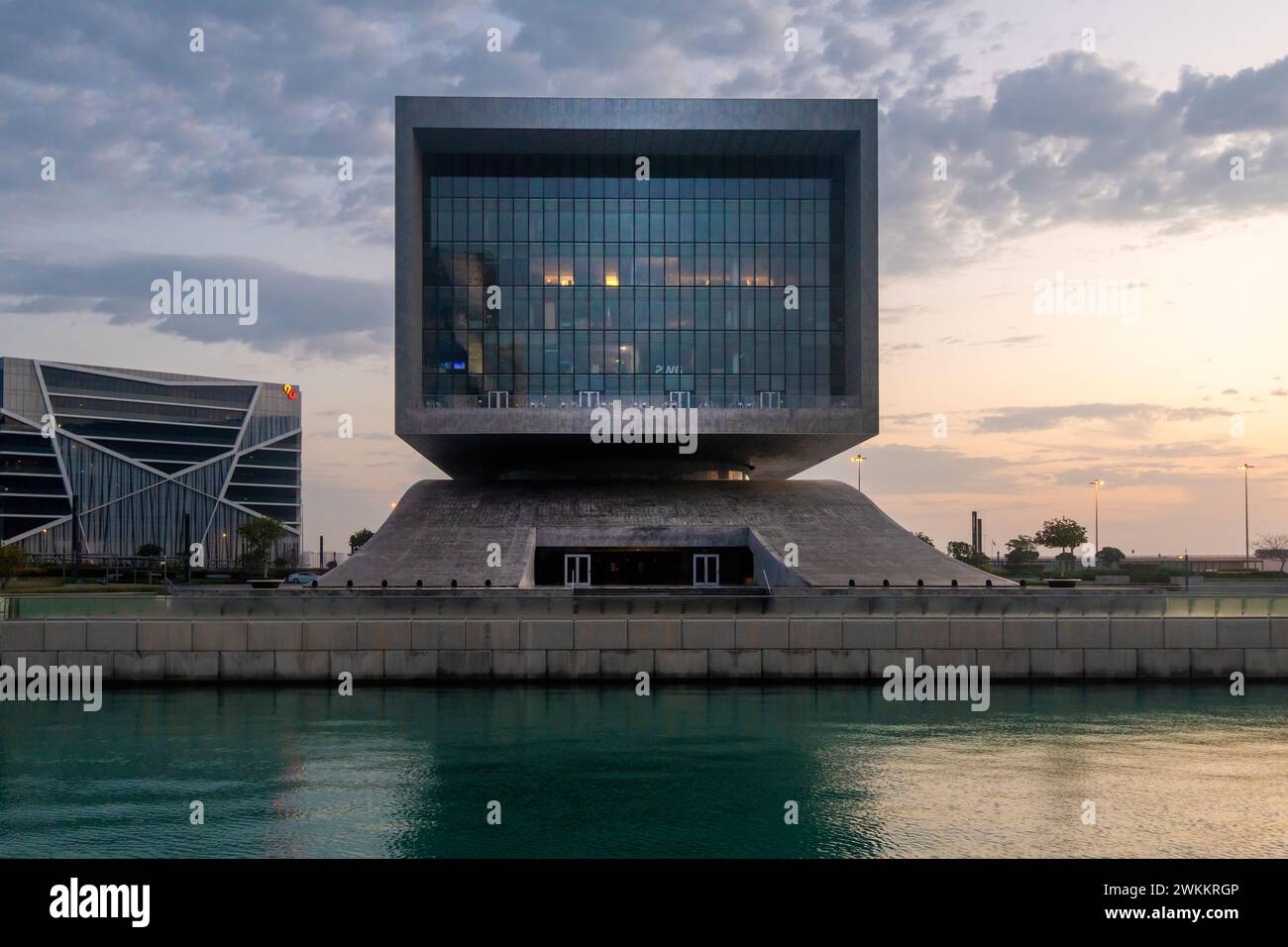 Beautiful sunset sunrise view from Arcapita building, Bahrain Bay ...