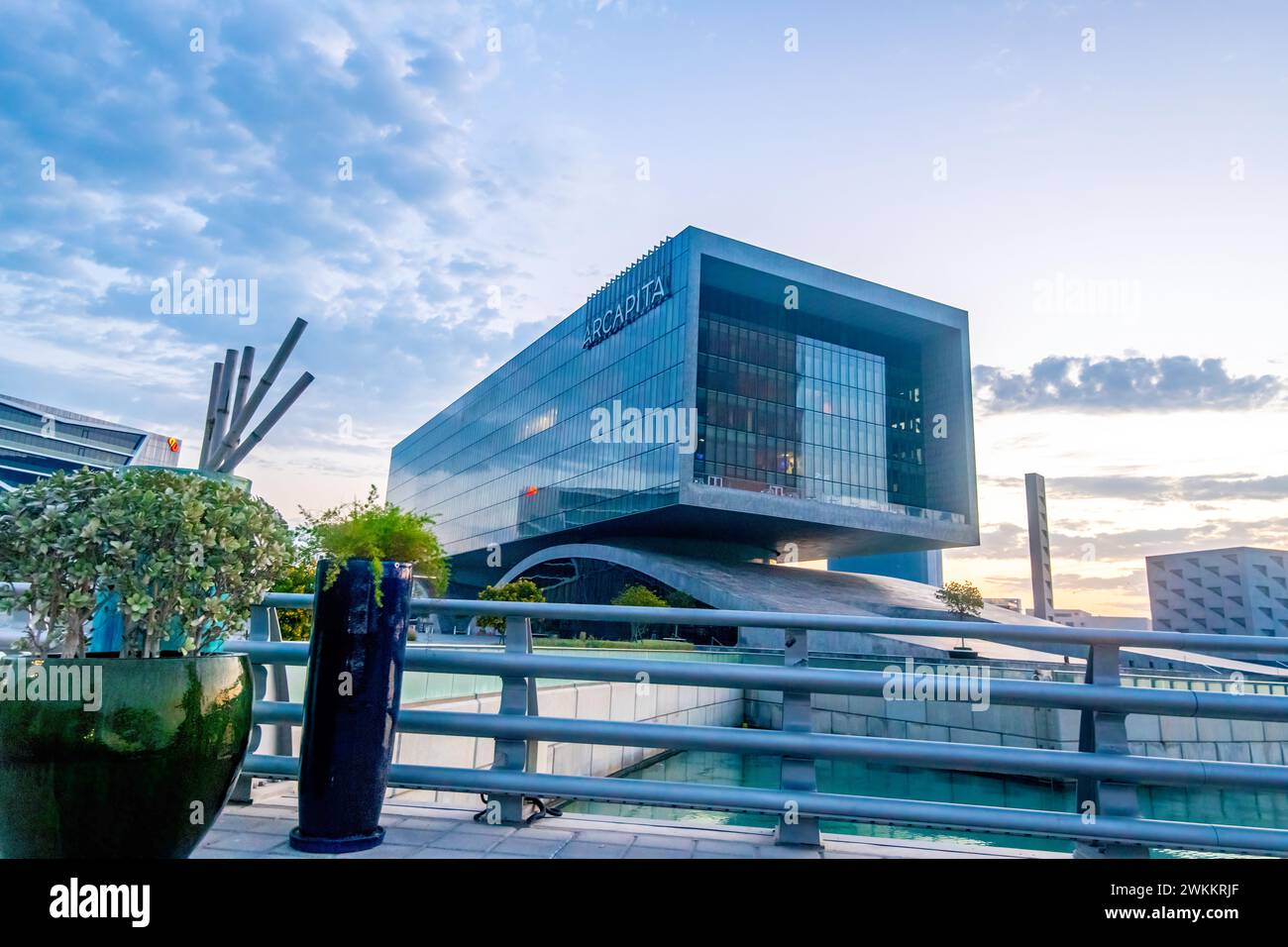 Bahrain bay exterior hi-res stock photography and images - Alamy