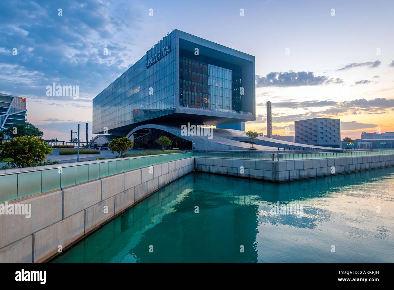 Bahrain bay exterior hi-res stock photography and images - Alamy