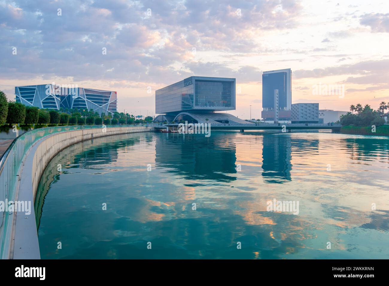 Beautiful sunset sunrise view from Arcapita building, Bahrain Bay ...