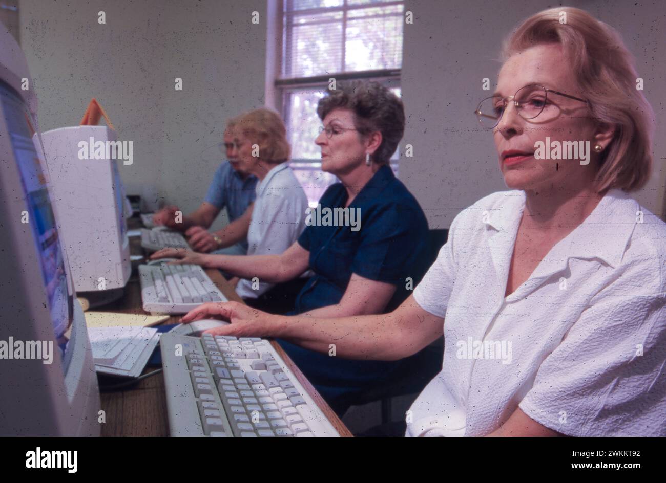 Older women using computers hi-res stock photography and images - Alamy