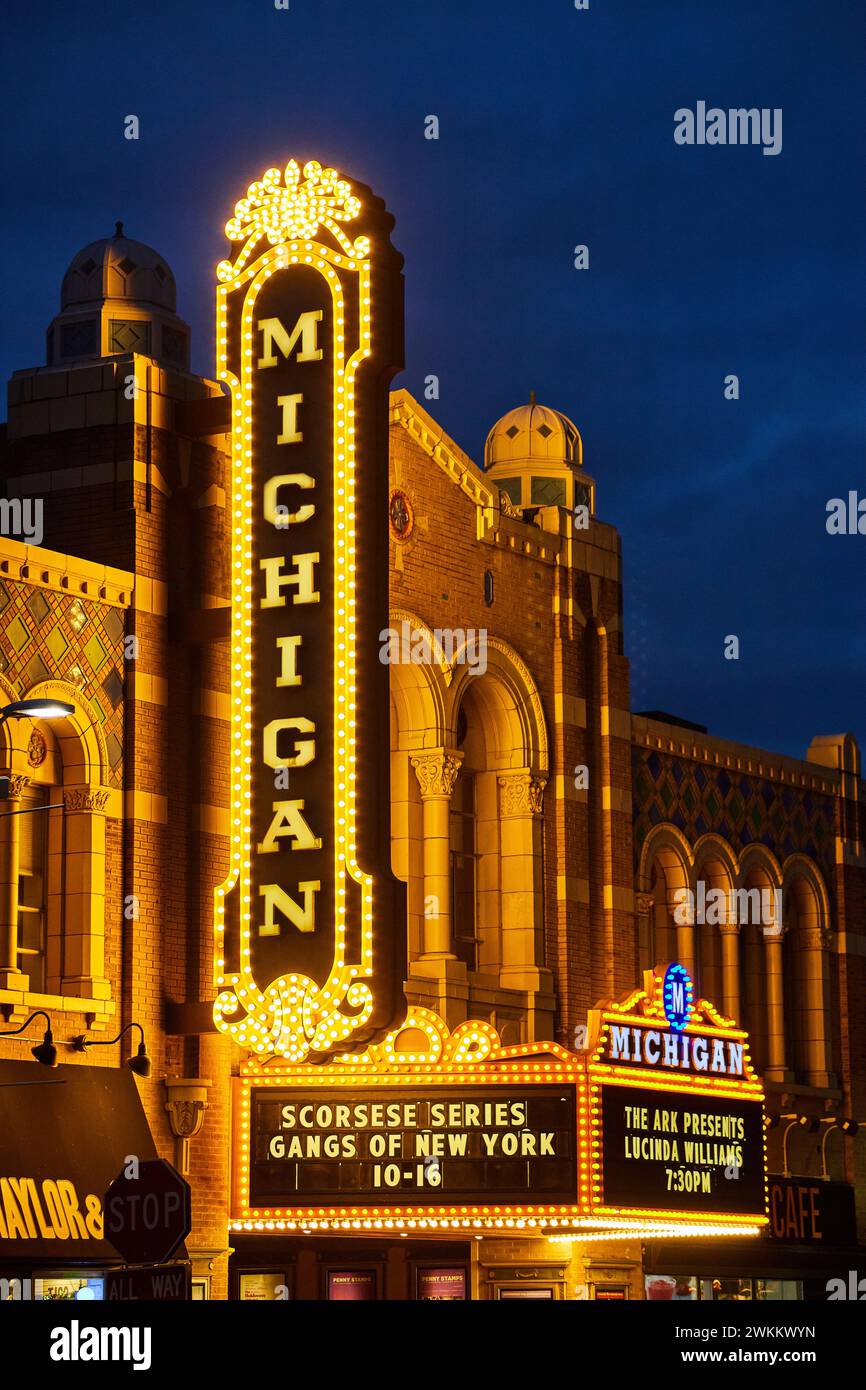 Premiere theater marquee hi-res stock photography and images - Alamy