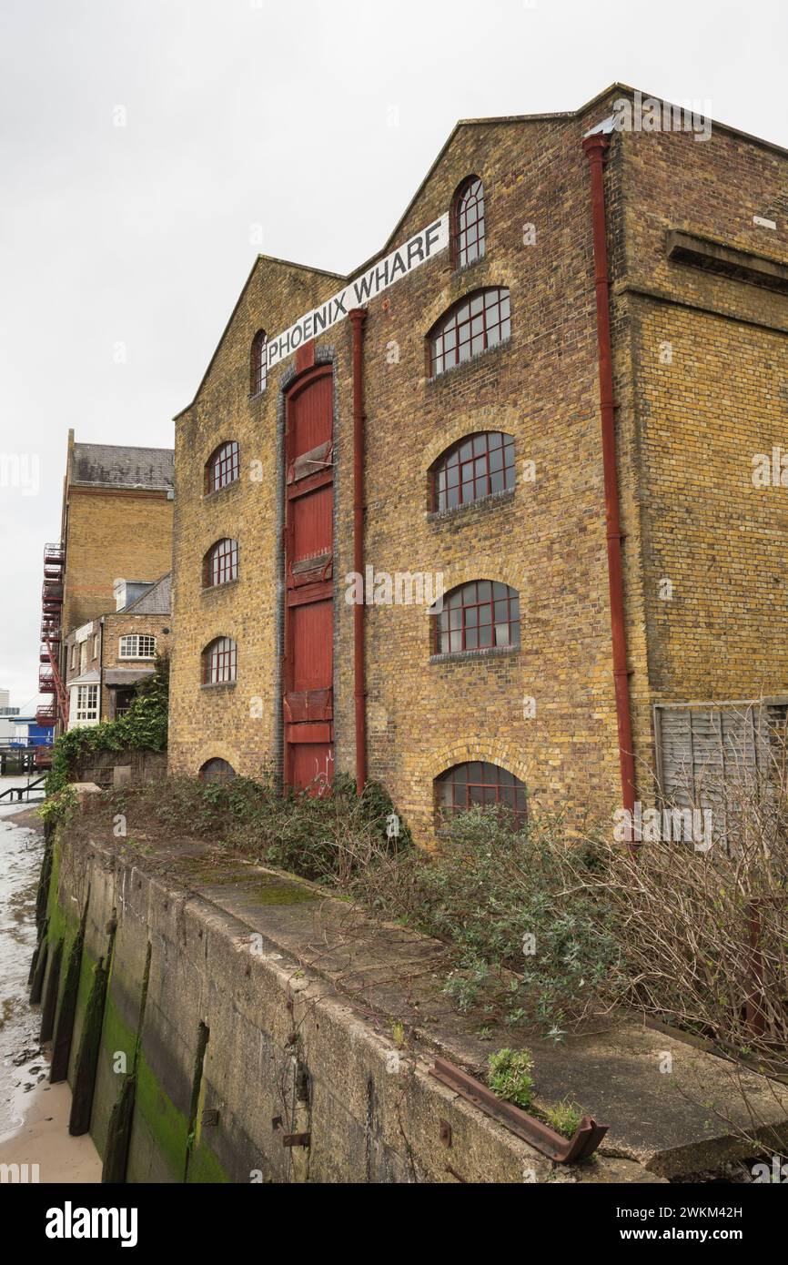 Conversion converted river thames hi-res stock photography and images ...