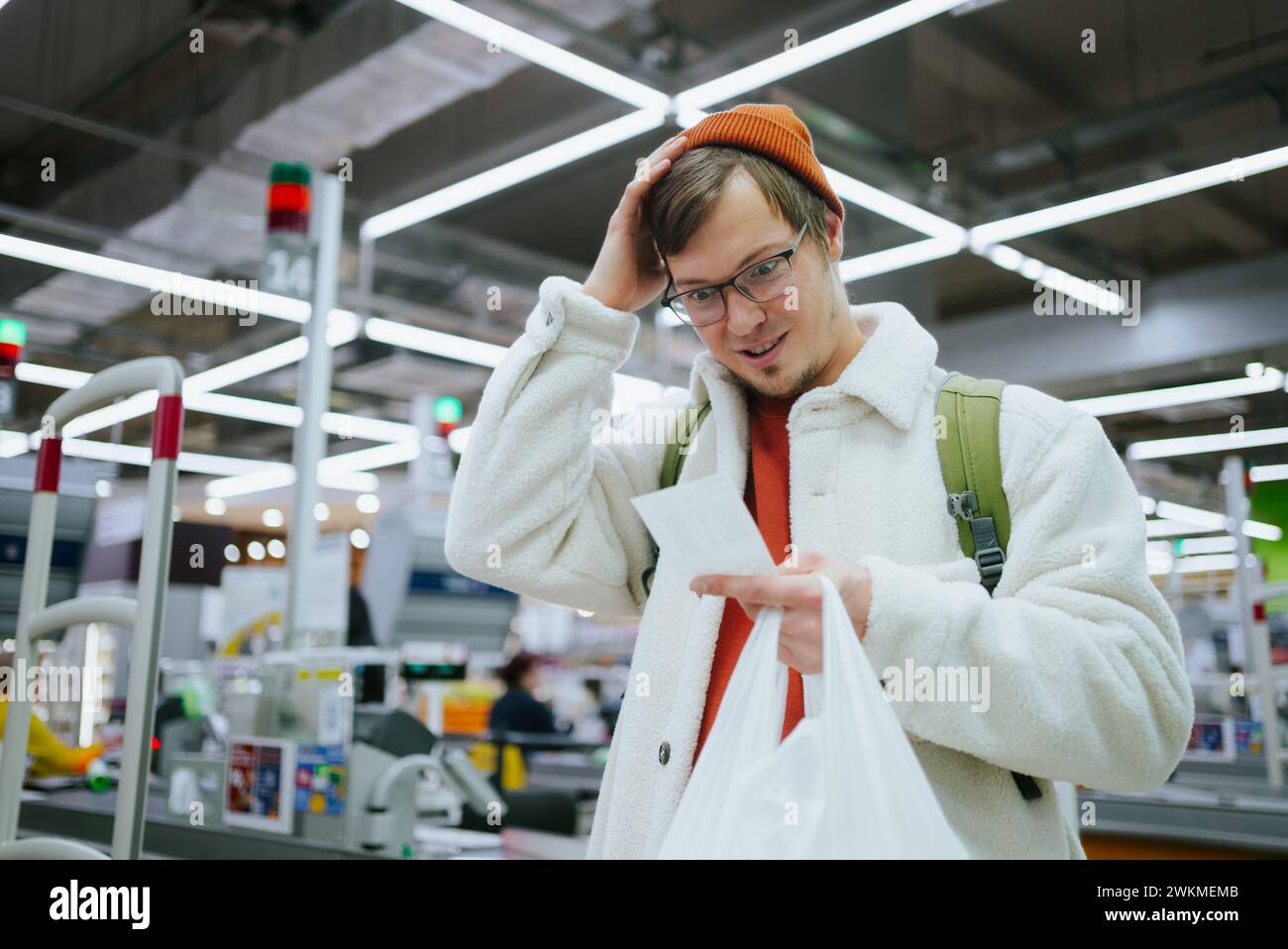 Transaction receipt shopper hi-res stock photography and images - Alamy