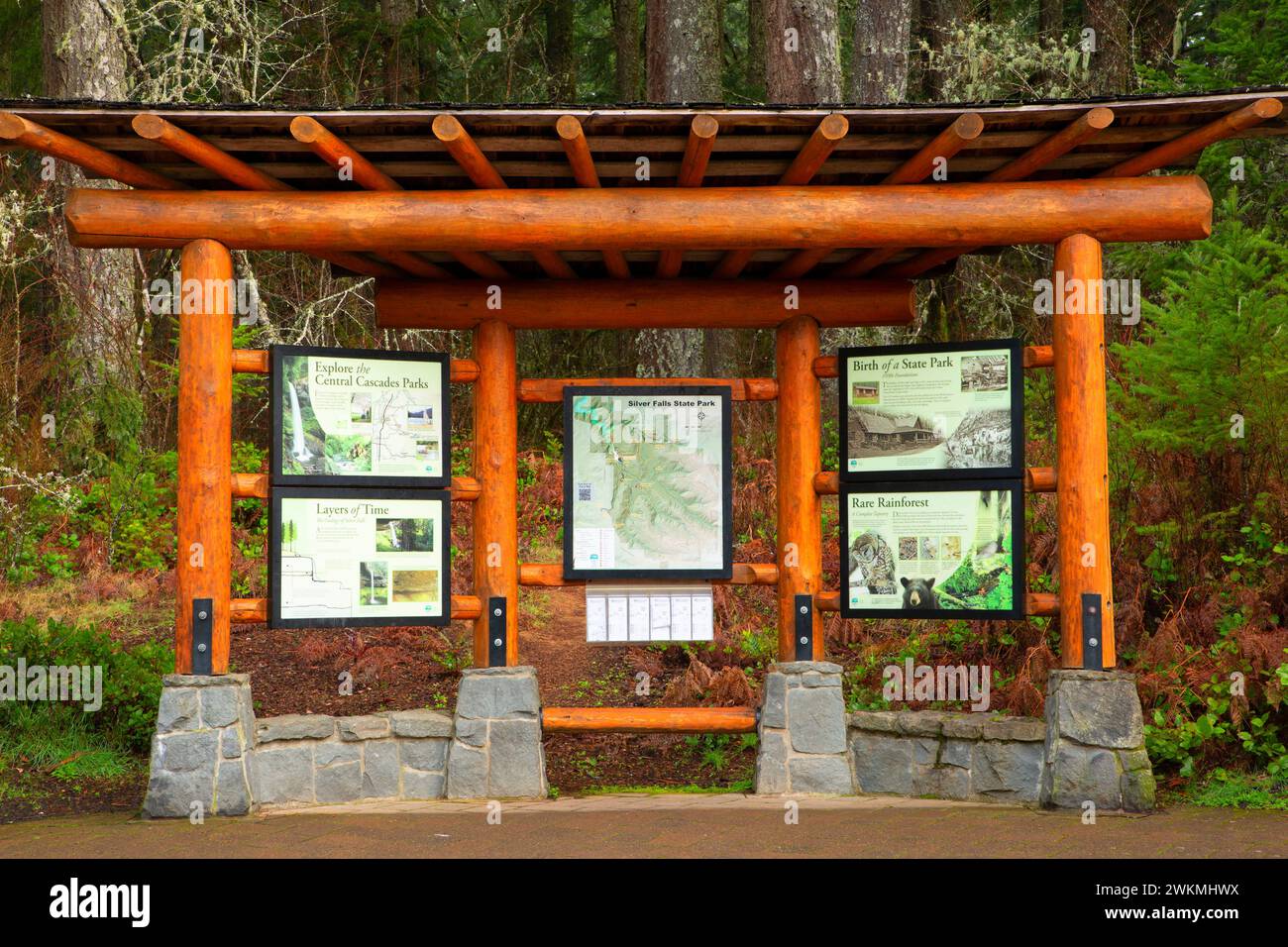 Trailhead kiosk, Silver Falls State Park, Oregon Stock Photo - Alamy