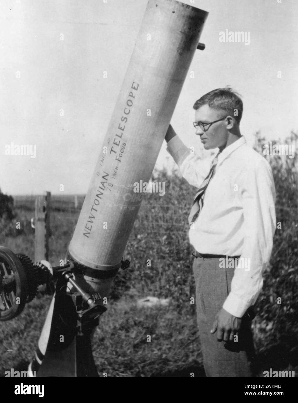CLYDE TOMBAUGH (1906-1997) American astronomer who discovered Pluto ... CLYDE TOMBAUGH (1906-1997) American astronomer who discovered Pluto ...