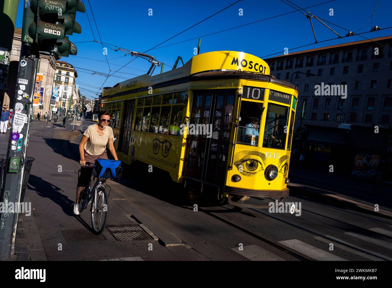 Daily life in the streets of Milan Stock Photo - Alamy