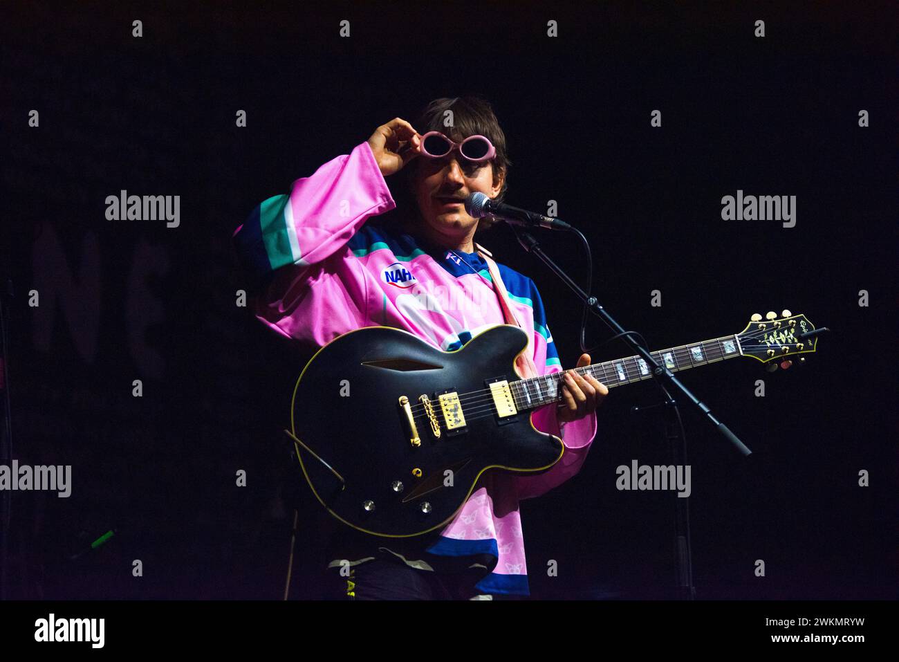 Medium build musician hi-res stock photography and images - Alamy