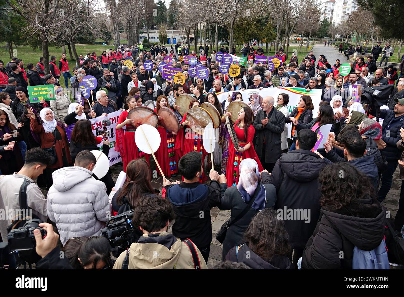 Kurdish language hi-res stock photography and images - Alamy