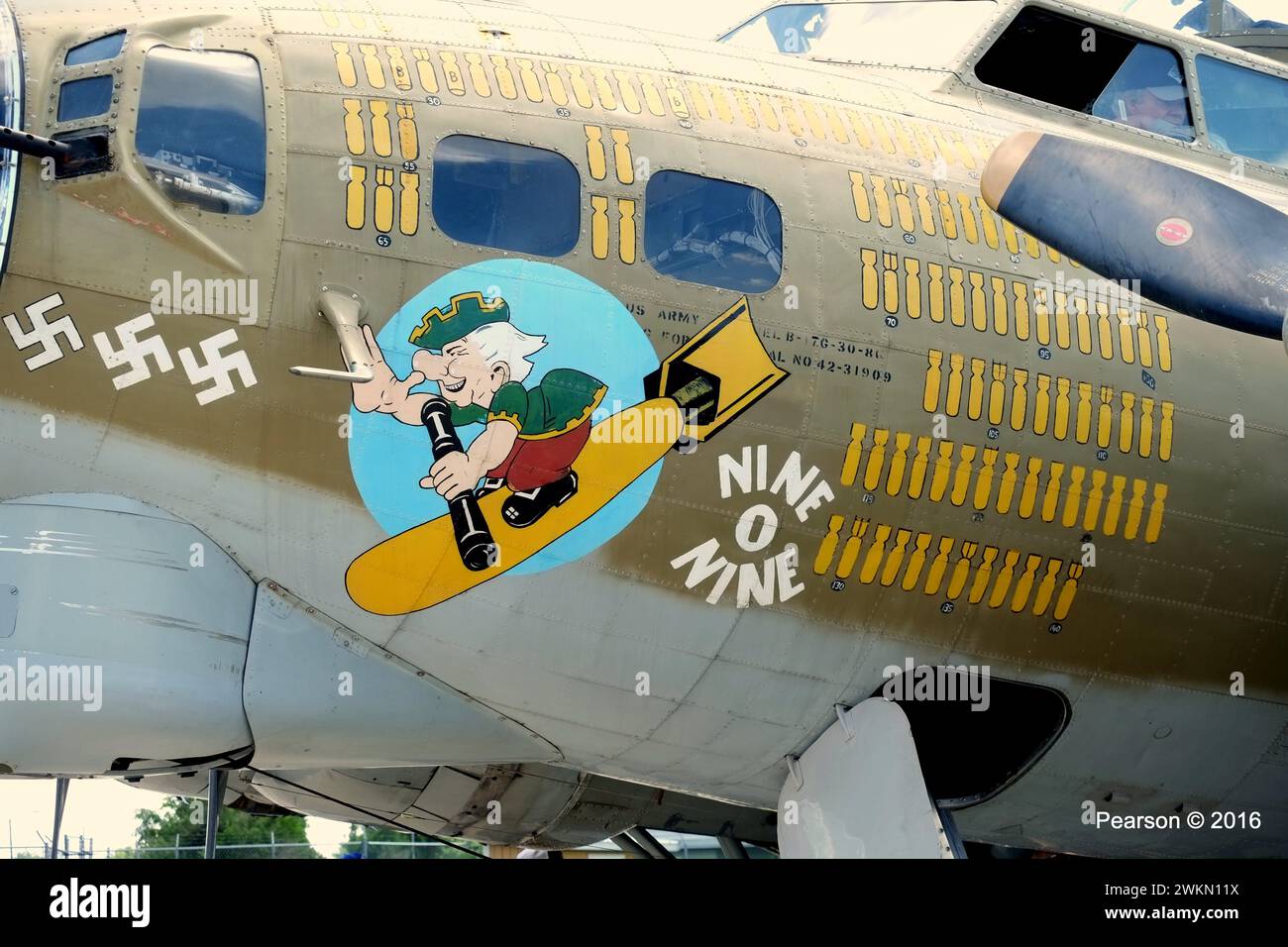 Nine-O-Nine B-17 Aircraft Stock Photo - Alamy