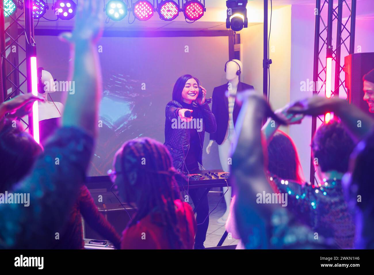 African woman sing nightclub hi-res stock photography and images - Alamy