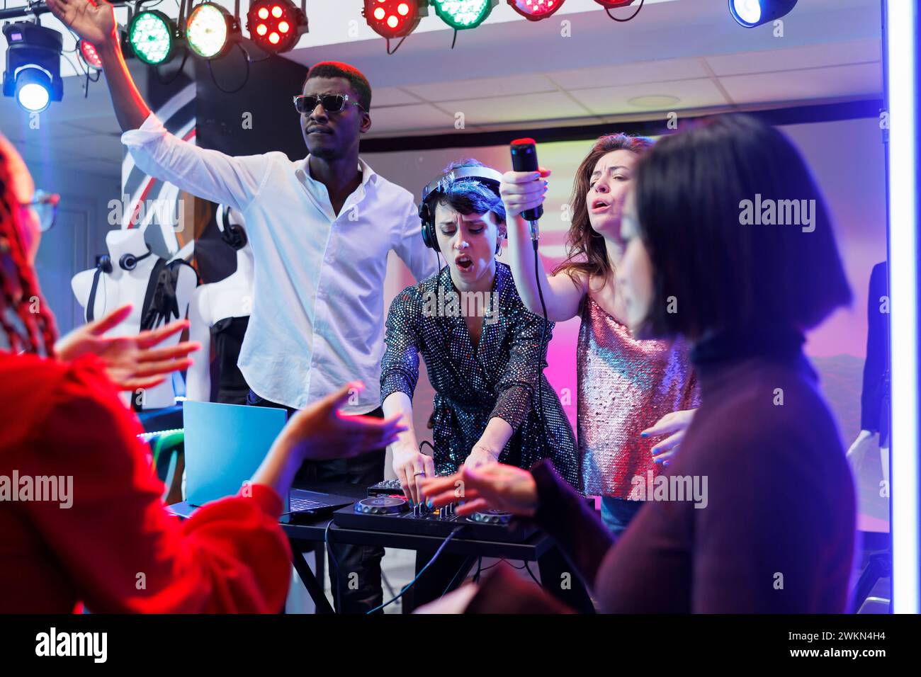 Sing along party hi-res stock photography and images - Alamy