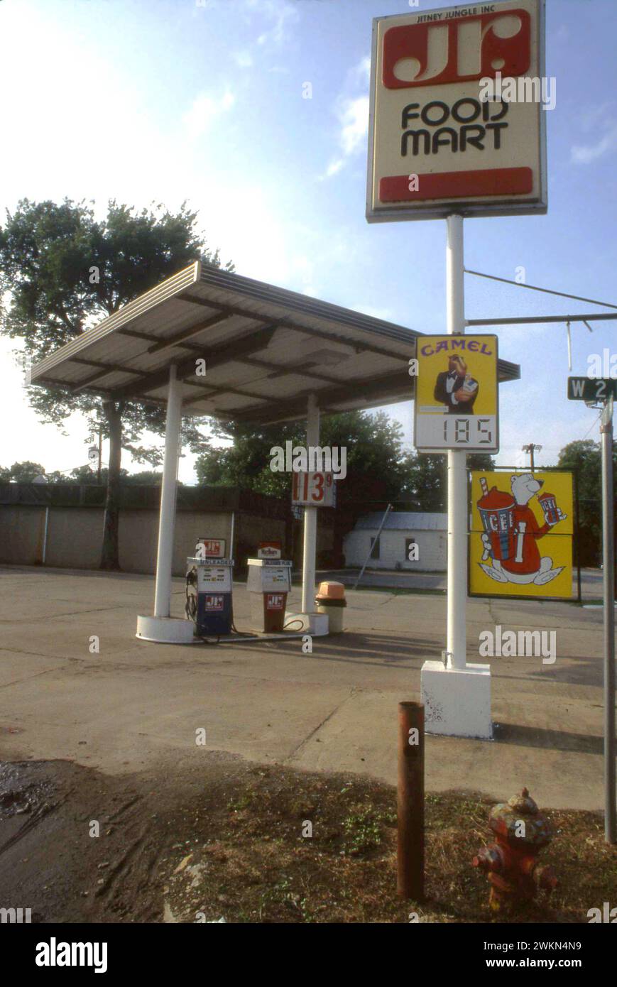 A Jr. Food Mart & gas station in Kentucky, USA,1993 Stock Photo - Alamy