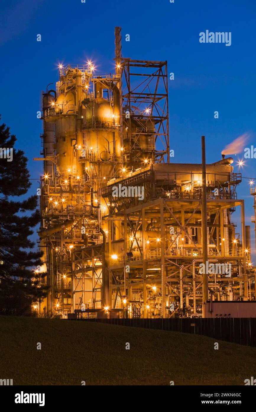 Montreal production facility hi-res stock photography and images - Alamy