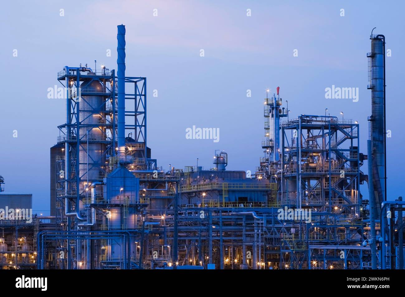 Oil refinery flaring hi-res stock photography and images - Alamy