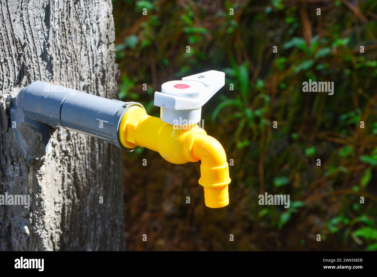 Yellow white pipe earth hi-res stock photography and images - Alamy