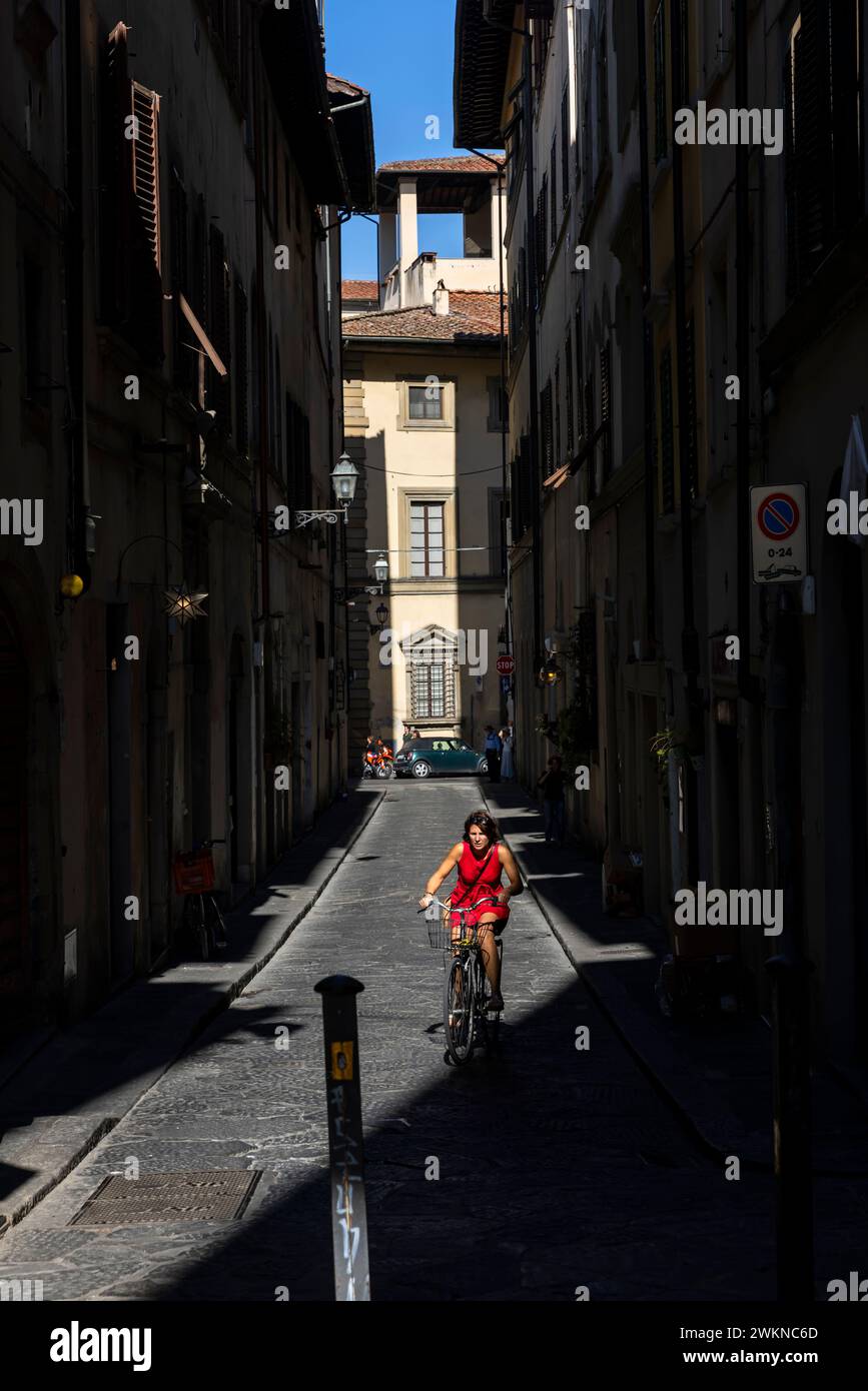Red bike florence hi-res stock photography and images - Alamy