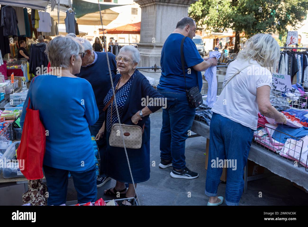 Daily life in Florence, Italy Stock Photo - Alamy