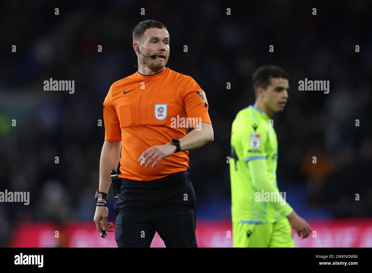Referee leigh doughty hi-res stock photography and images - Alamy