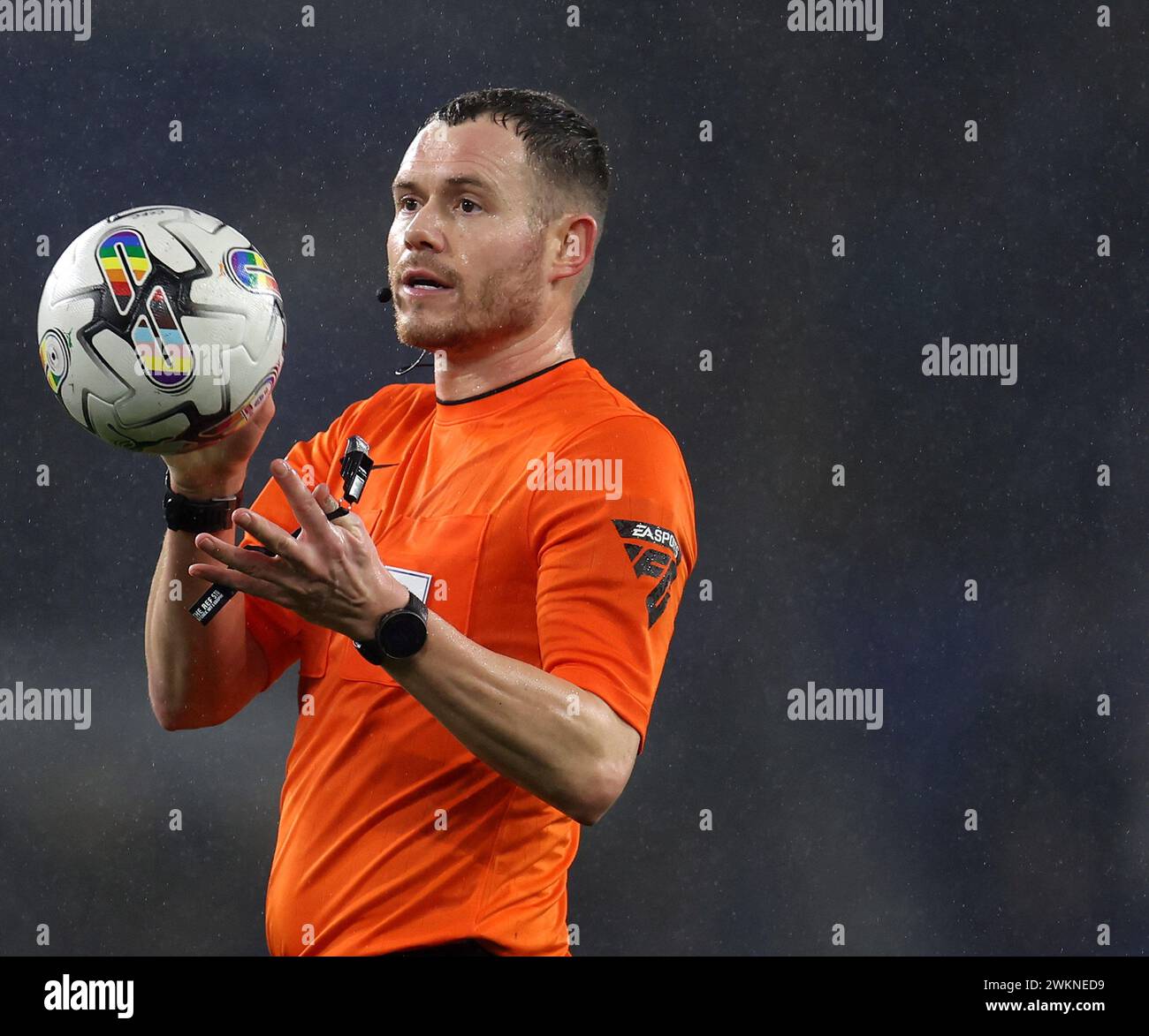 Referee leigh doughty hi-res stock photography and images - Alamy