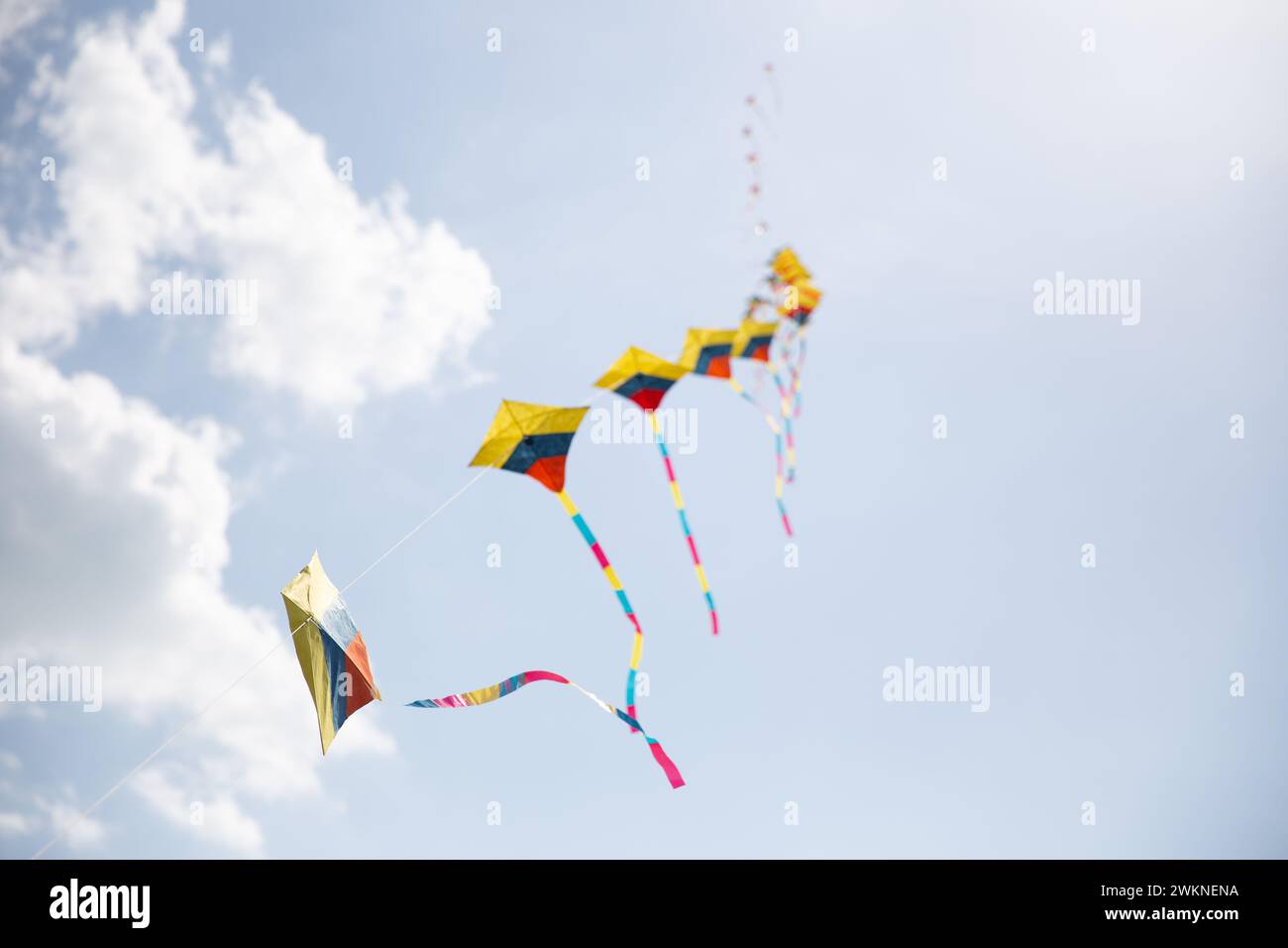 Round kites hi-res stock photography and images - Alamy