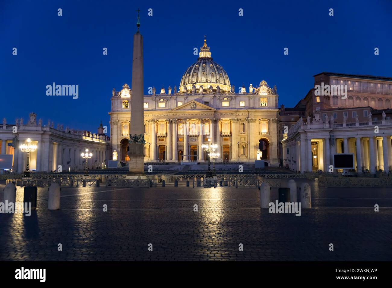Dawn breaks over an empty St Peter's Square at The Vatican in Rome ...