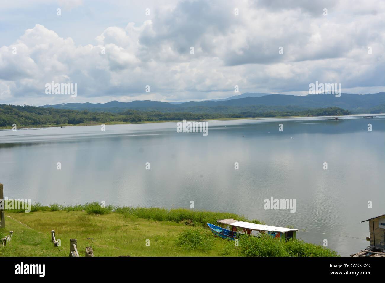 The Wadaslintang Reservoir Dam in Wonosobo, Indonesia Stock Photo - Alamy