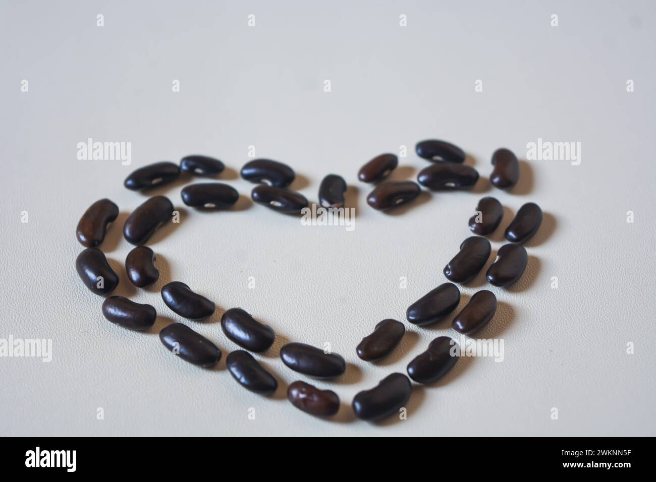 Kidney shaped seeds hi-res stock photography and images - Alamy