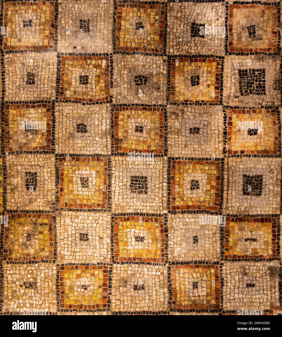 Domus and bishop's residence from the 4th century, basilica of Aquileia ...