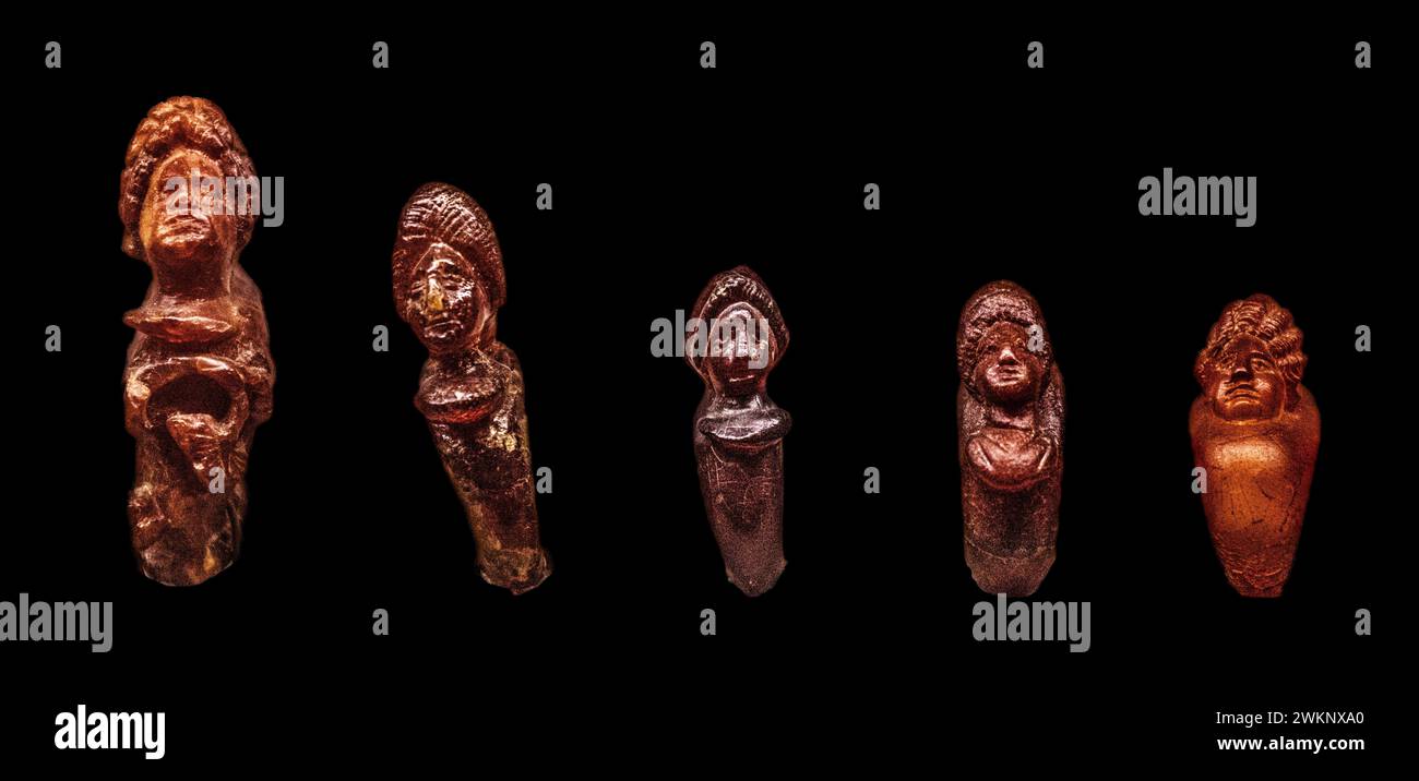 Amber rings, 1st century, National Archaeological Museum, Villa Cassis ...