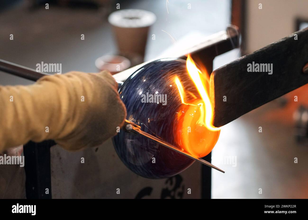 St. Louis, United States. 25th Feb, 2024. Glass blower Thomas McFarland ...