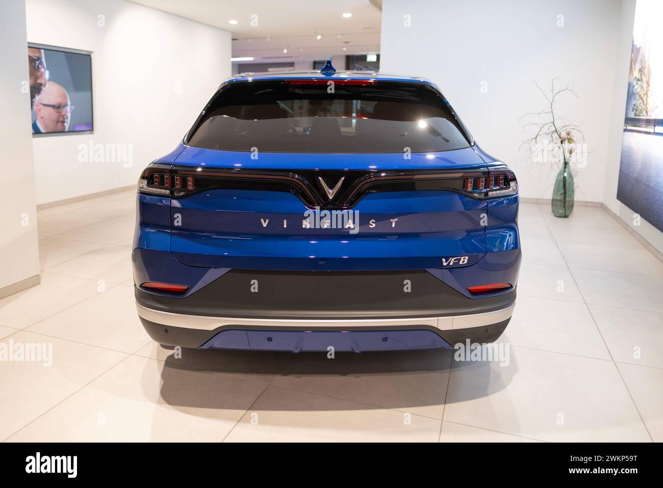 new blue Vinfast vf 8 electric crossover in Studio, advanced ...